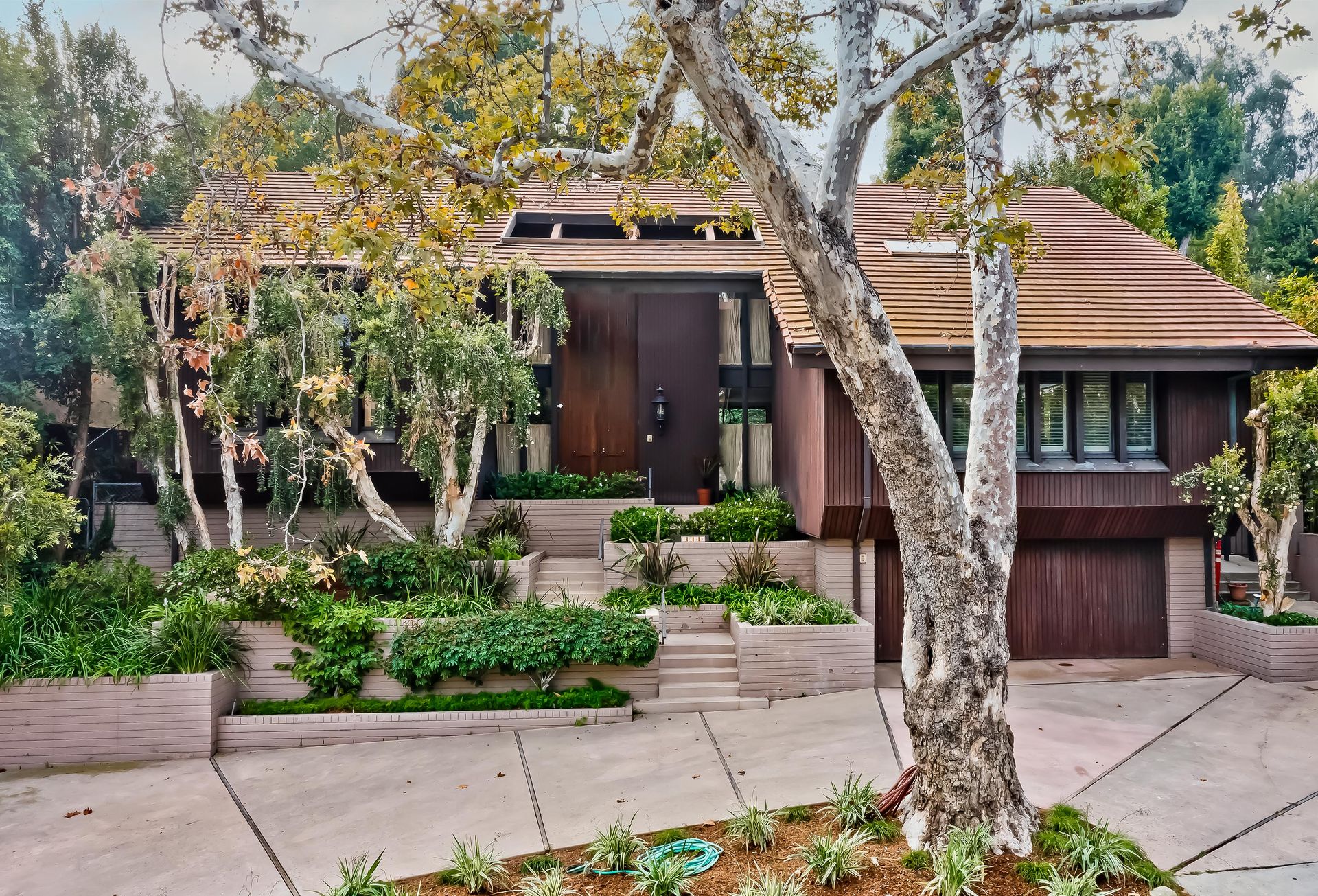 Beds: 4 Baths: 4.5 Living Space: 3708 sq. ft.