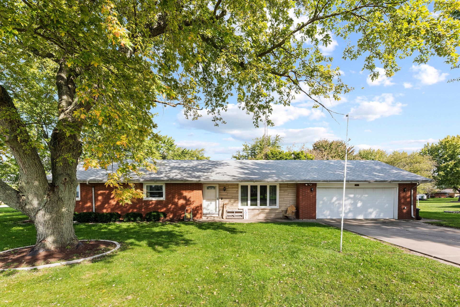 Beds: 3 Baths: 1.5 Living Space: 1350 sq. ft.