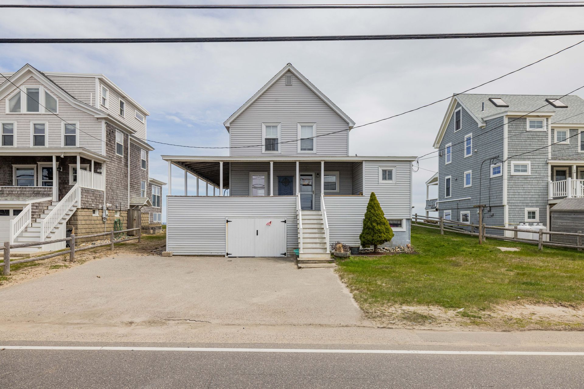 Beds: 4 Baths: 2.5 Living Space: 1662 Sq. Ft.