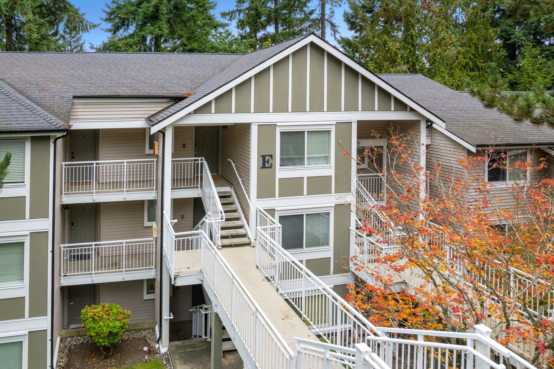 Beds: 2 Baths: 2 Living Space: 841 Sq. Ft. Beds: 2 Baths: 2 Living Space: 841 Sq. Ft.