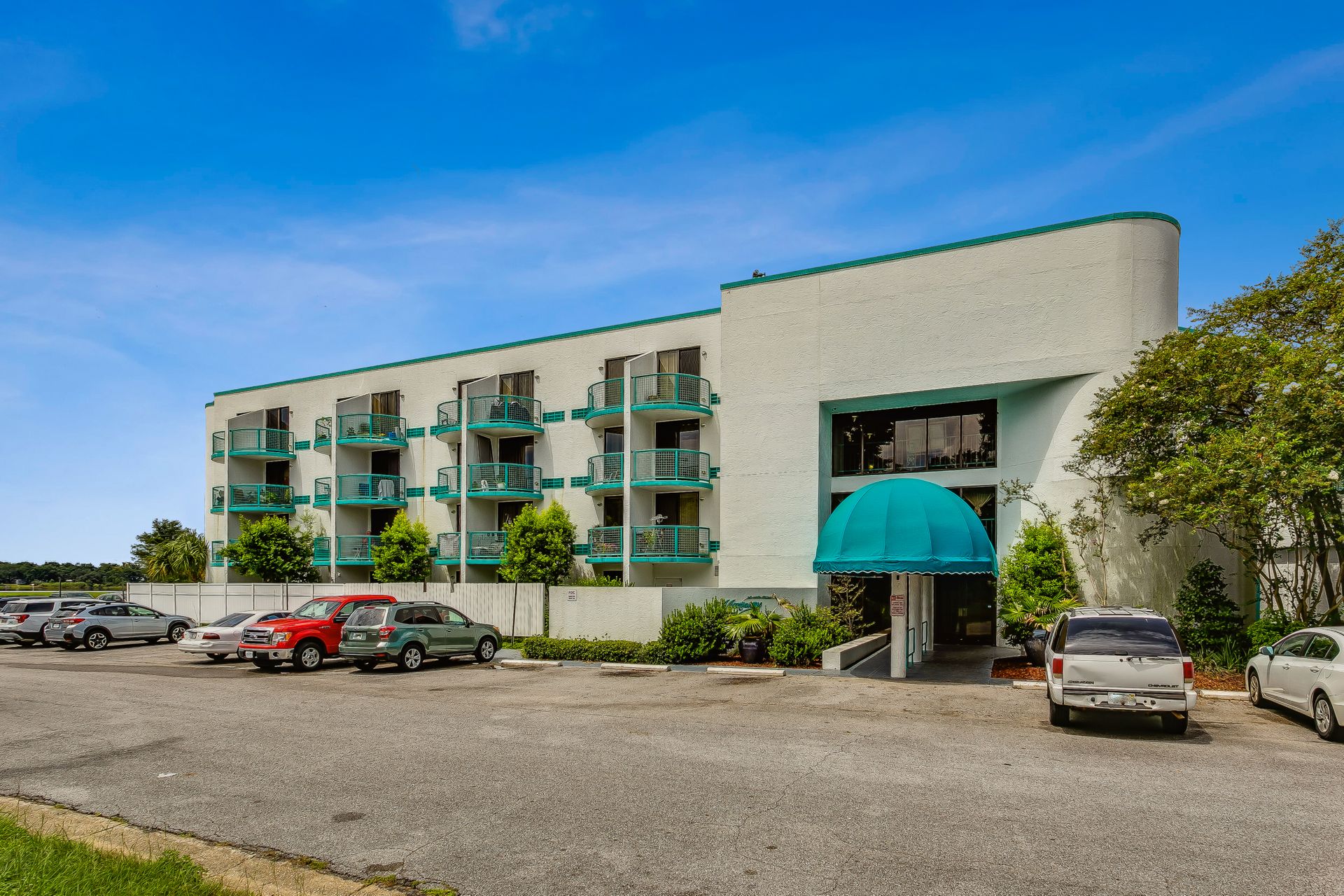 Beds: 1 Baths: 1 Living Space: 864 Sq. Ft.