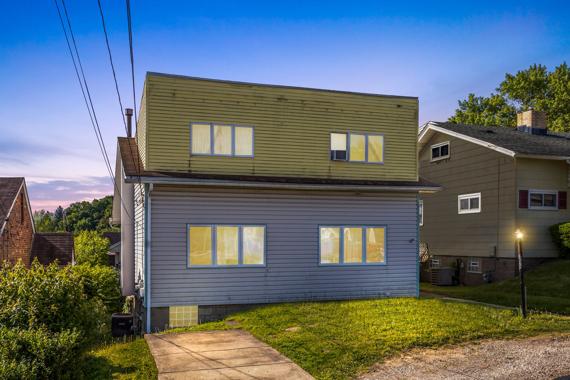 Beds: 4 Baths: 1.5