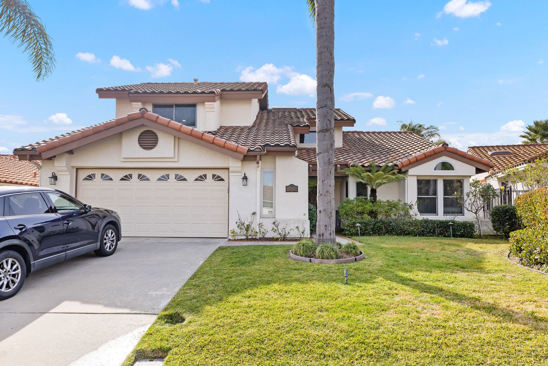 Beds: 3 Baths: 2.5 Living Space: 2419 Sq. Ft.