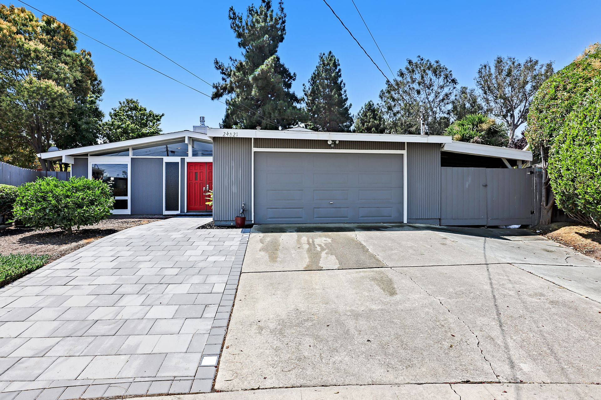 Beds: 3 Baths: 2 Living Space: 1780 sq. ft.