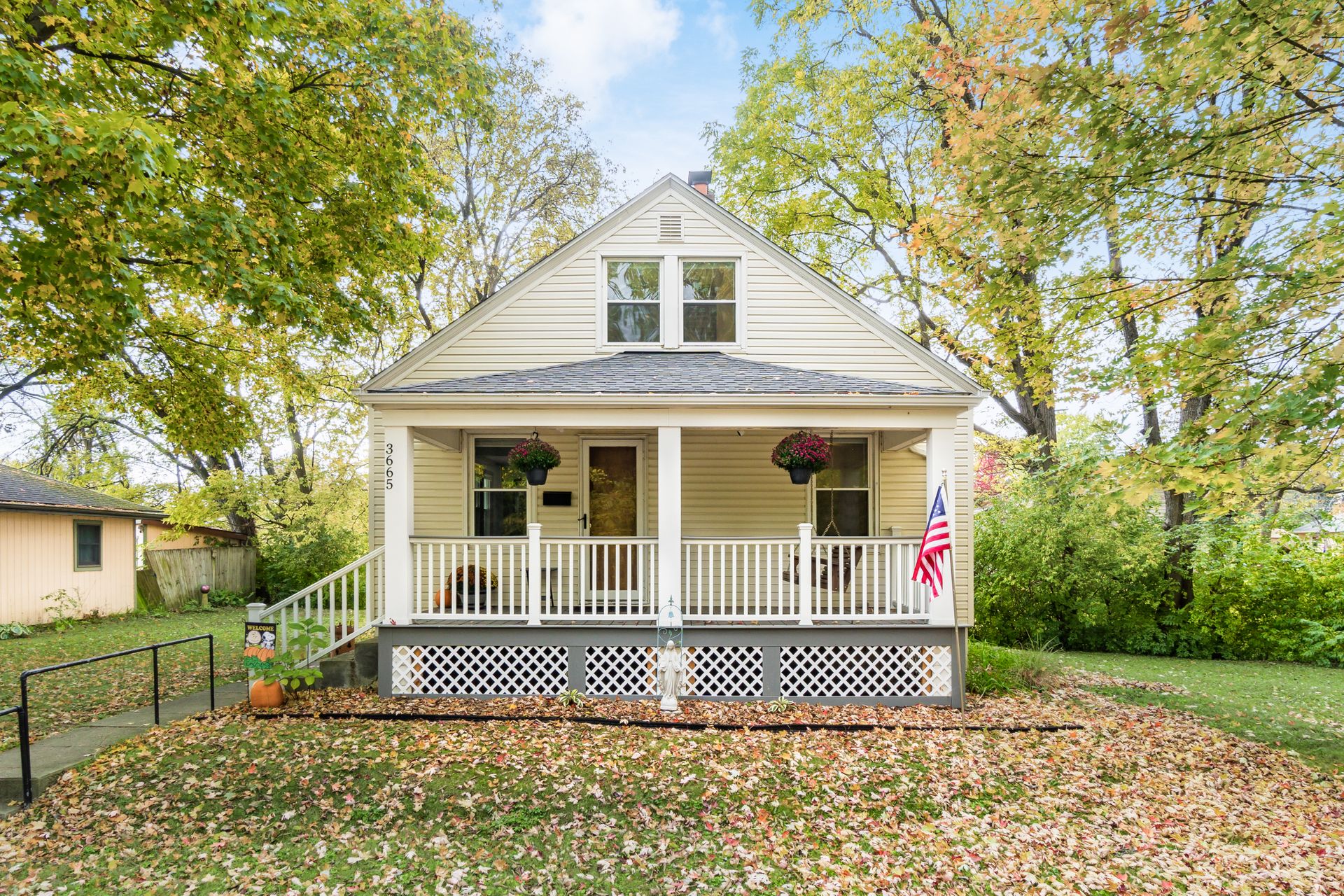Bedrooms: 3 Bathrooms: 1 Living Space: 1368 Sq. Ft.