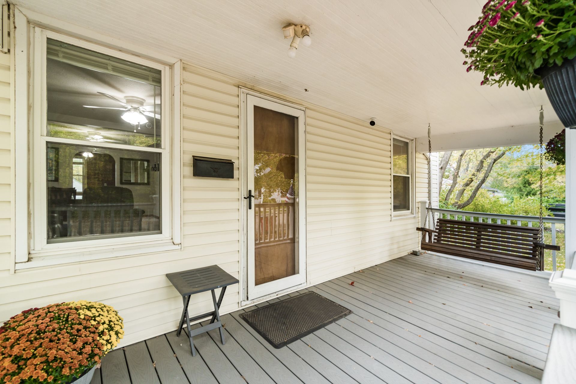 Bedrooms: 3 Bathrooms: 1 Living Space: 1368 Sq. Ft.