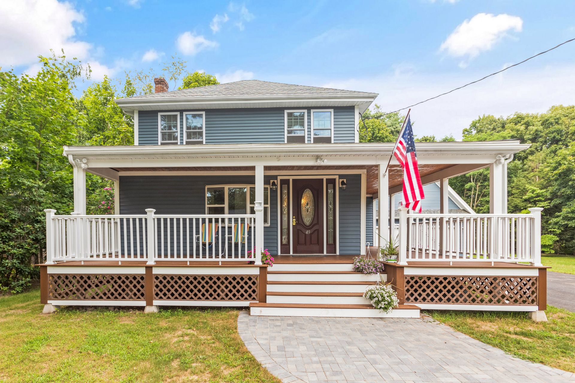 Beds: 3 Baths: 2 Living Space: 1900 sq. ft.