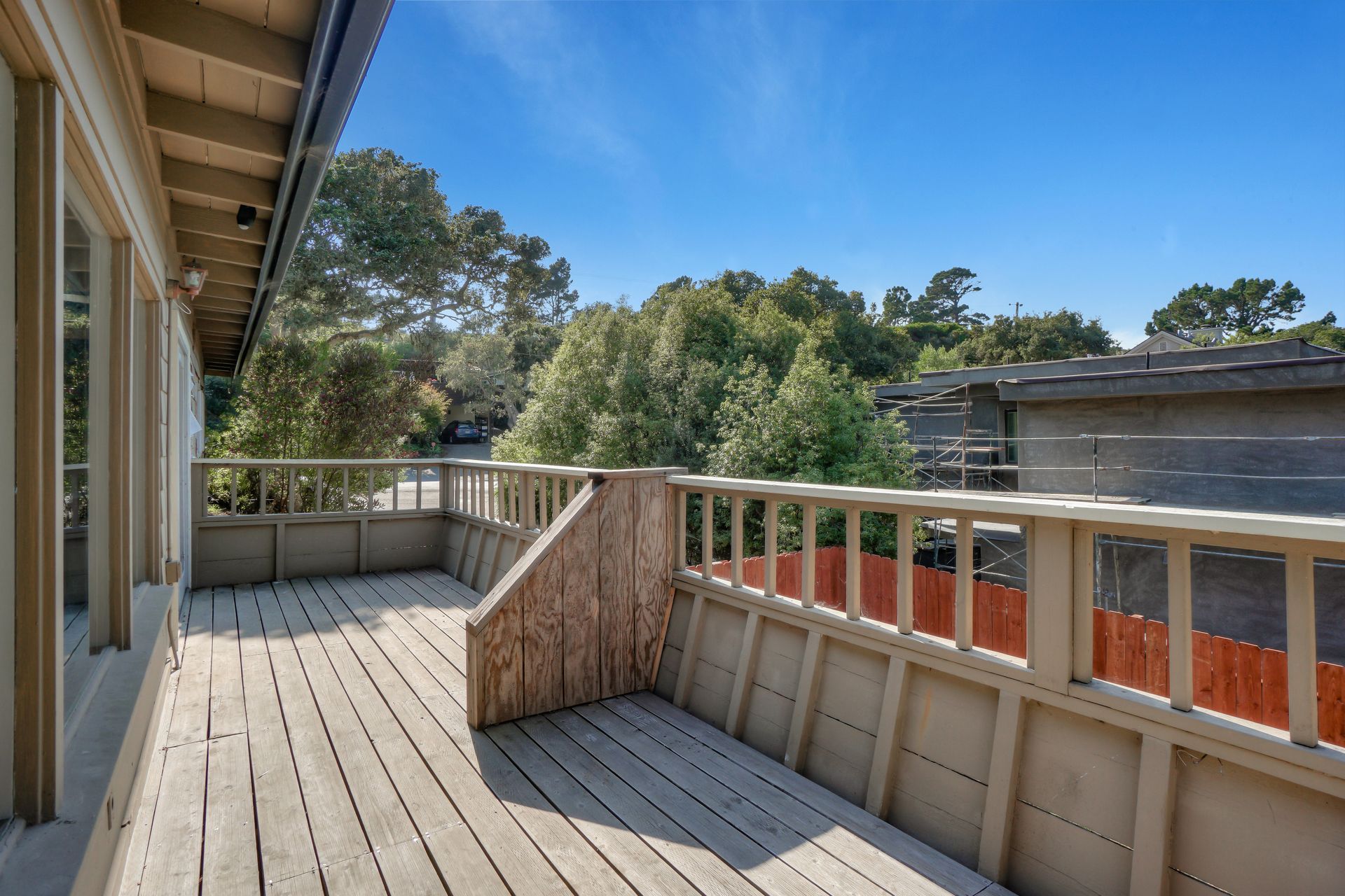 Beds: 3 Baths: 2.5 Living Space: 1139 sq. ft.