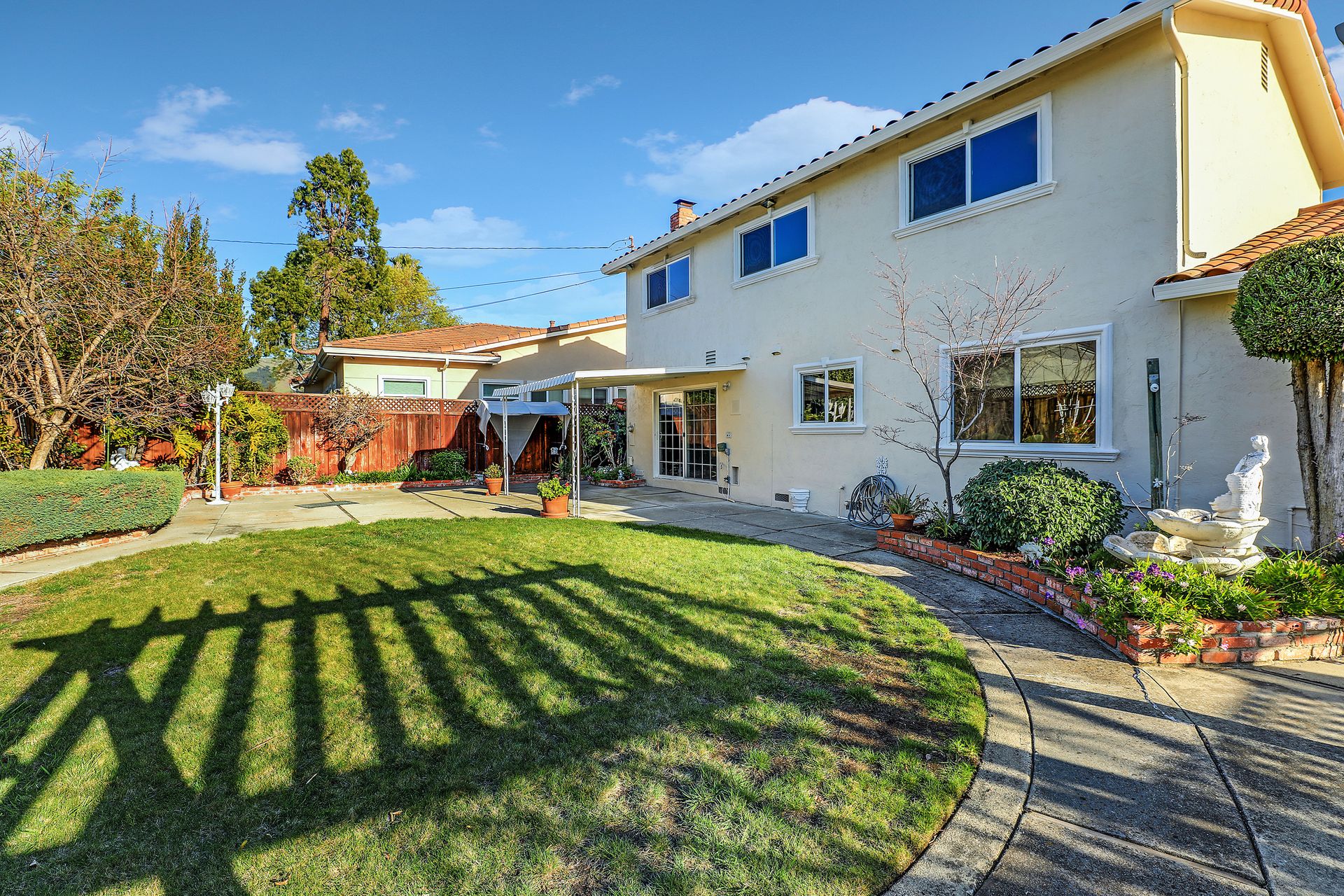 Bedrooms: 6 Bathrooms: 3 Living Space: 2150 Sq. Ft.